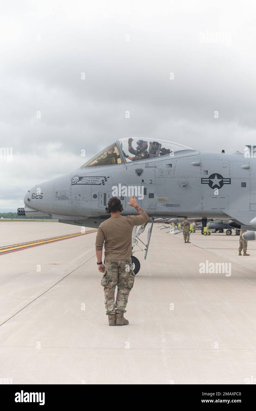 Airmen with the 124th Aircraft Maintenance Squadron launch, recover ...