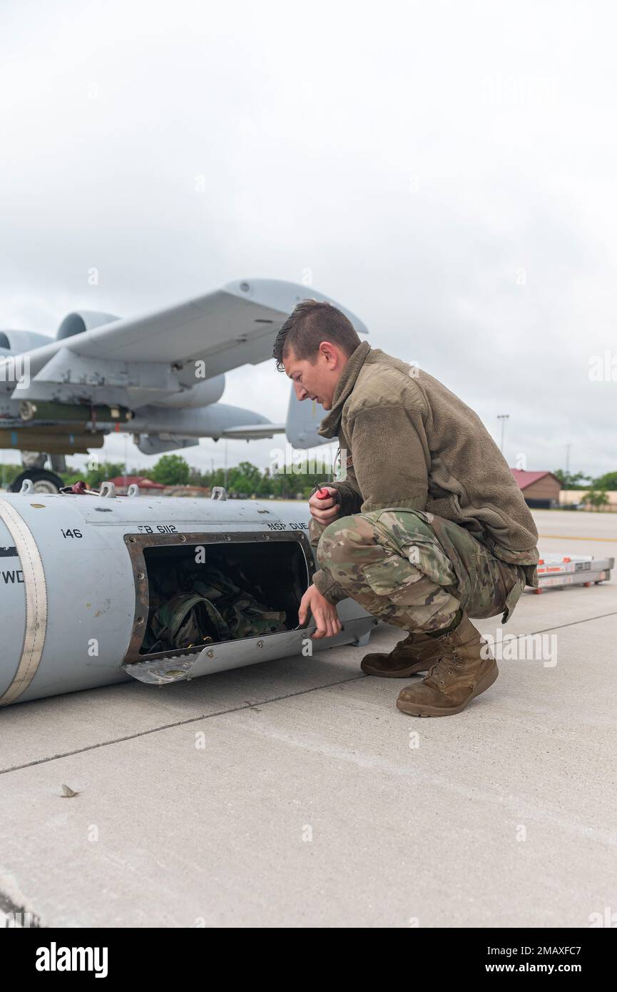 Airmen with the 124th Aircraft Maintenance Squadron launch, recover ...