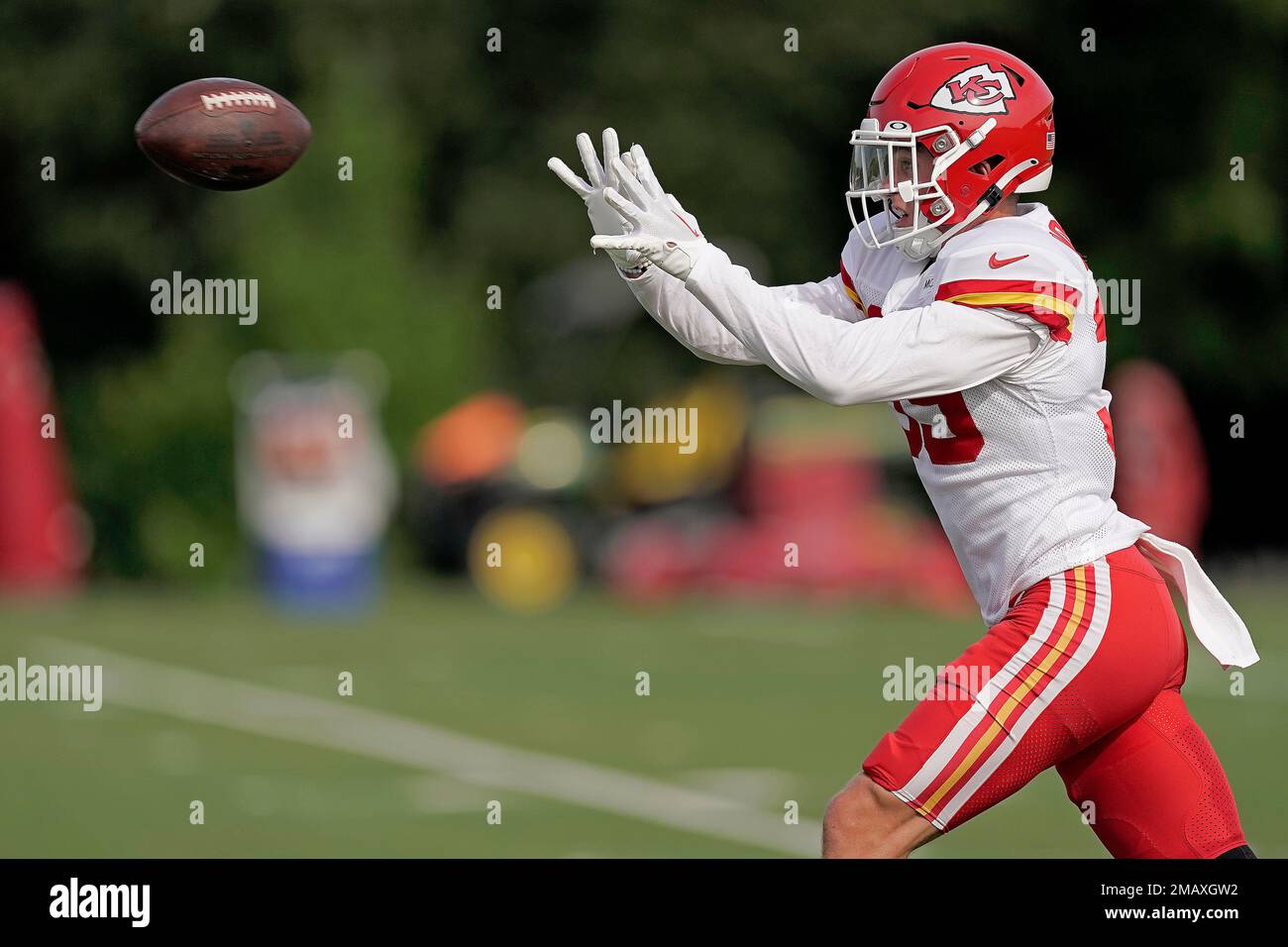 Kansas City Chiefs safety Zayne Anderson catches a ball during NFL ...