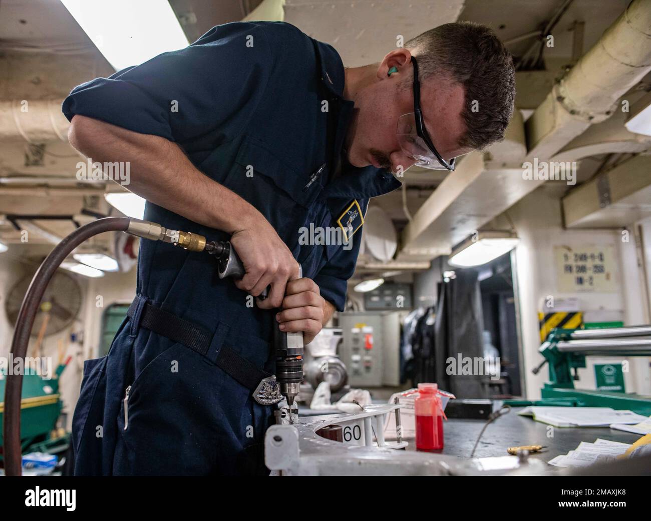 Aviation structual mechanic hi-res stock photography and images - Alamy