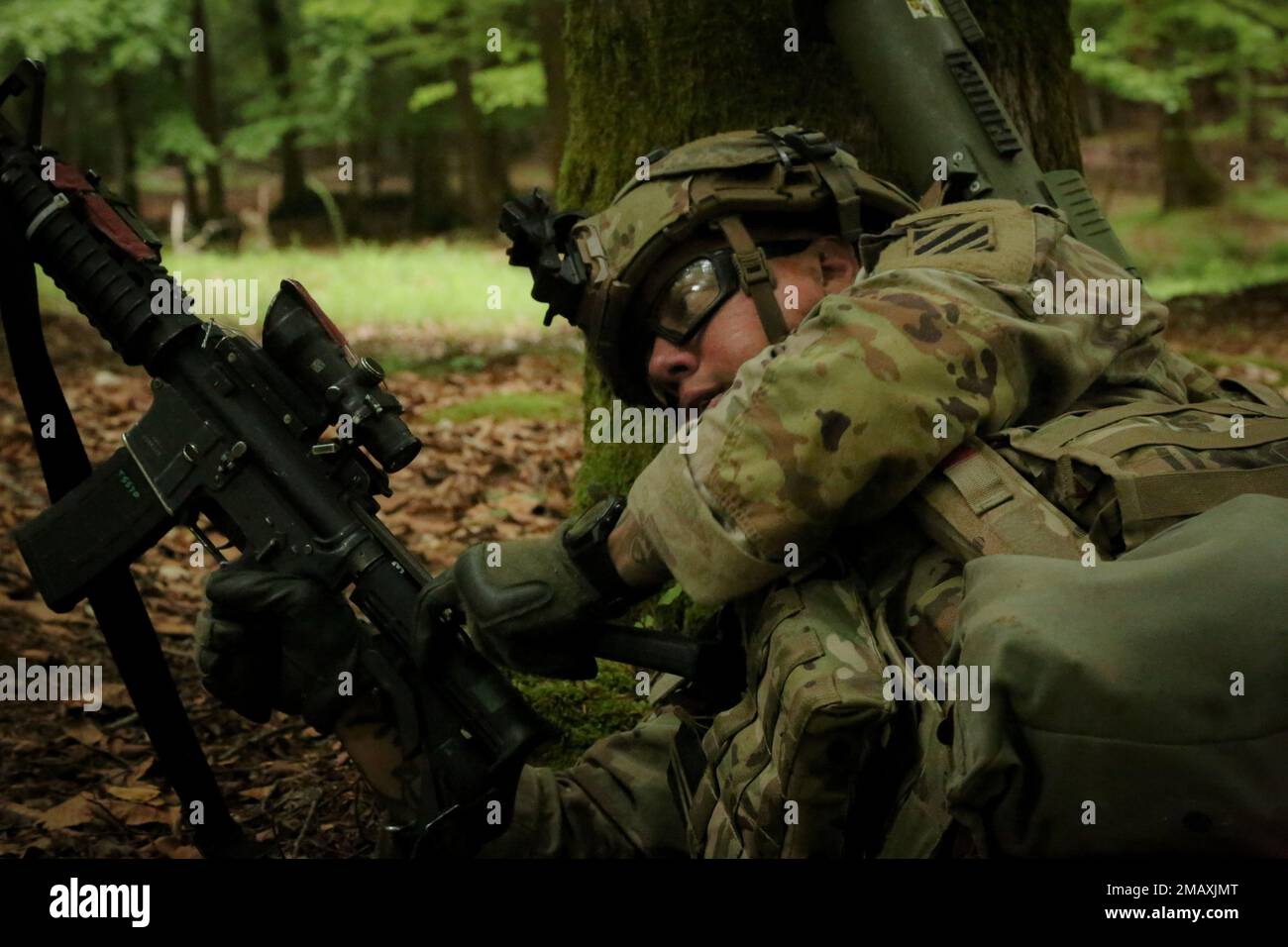 A U.S. Army Soldier assigned to 10th Brigade Engineer Battalion returns ...