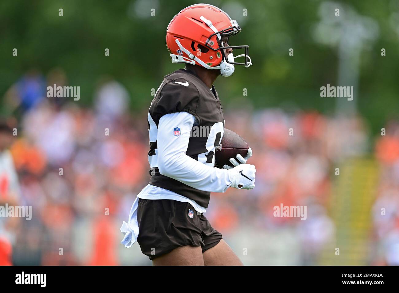 Cleveland Browns wide receiver Mike Harley Jr. runs during an NFL ...
