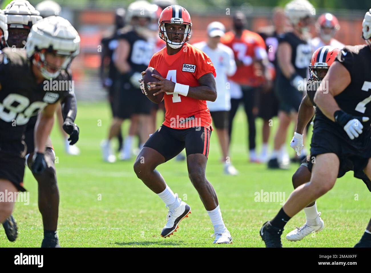 Cleveland Browns quarterback Deshaun Watson looks to pass during an NFL ...