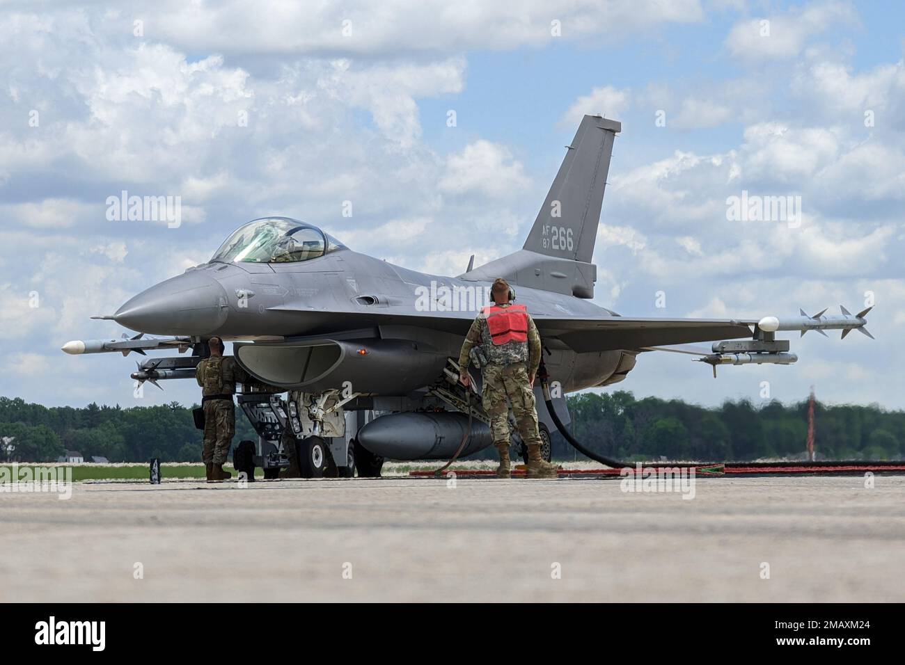 U.S. Airmen assigned to the Wisconsin Air National Guard's 115th ...
