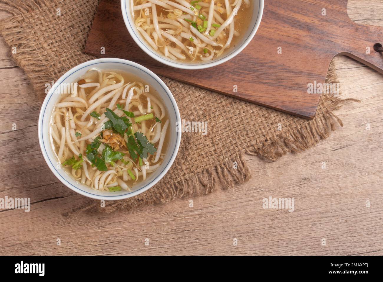 Clear bean sprout soup hi-res stock photography and images - Alamy