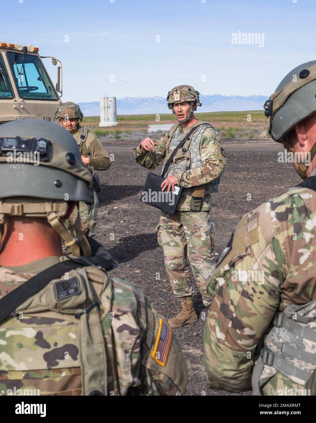 Soldiers with the 145th Field Artillery Battalion, Utah National Guard ...