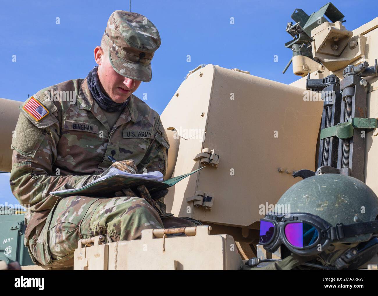 Soldiers with the 145th Field Artillery Battalion, Utah National Guard ...