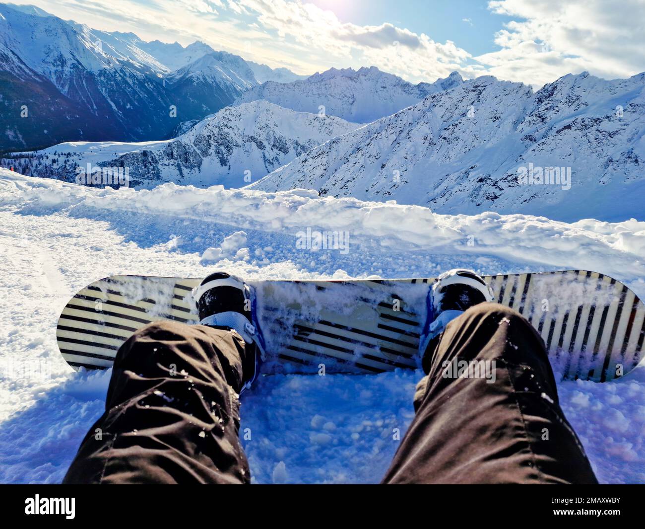 Snowboarding in powder hi-res stock photography and images - Alamy