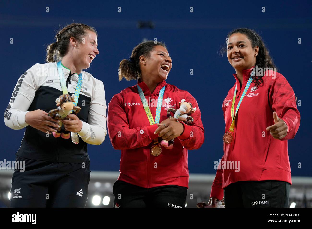 Silver medalist Julia Ratcliffe of New Zealand, gold medalist Camryn ...