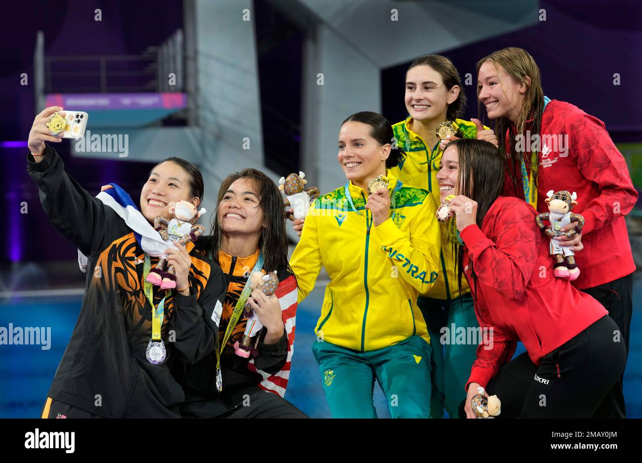 Silver medal winners Yan Yee Ng and Nur Dhabitah Biniti Sabri,of Team ...