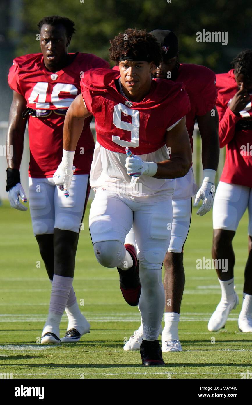 Tampa Bay Buccaneers linebacker Joe Tryon-Shoyinka (9) during an NFL ...