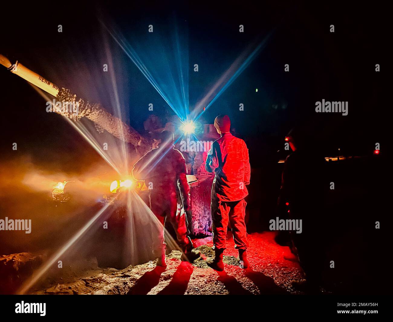 M1a2 abrams tank night hi-res stock photography and images - Alamy