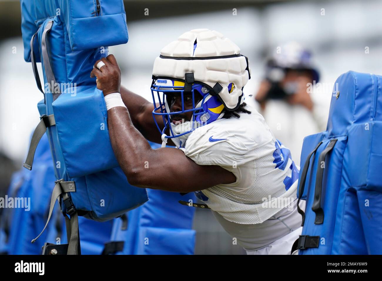 Los Angeles Rams offensive linebacker Keir Thomas II (96) participates ...