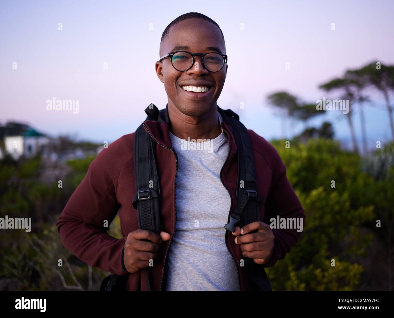 Black guy hiking hi-res stock photography and images - Alamy