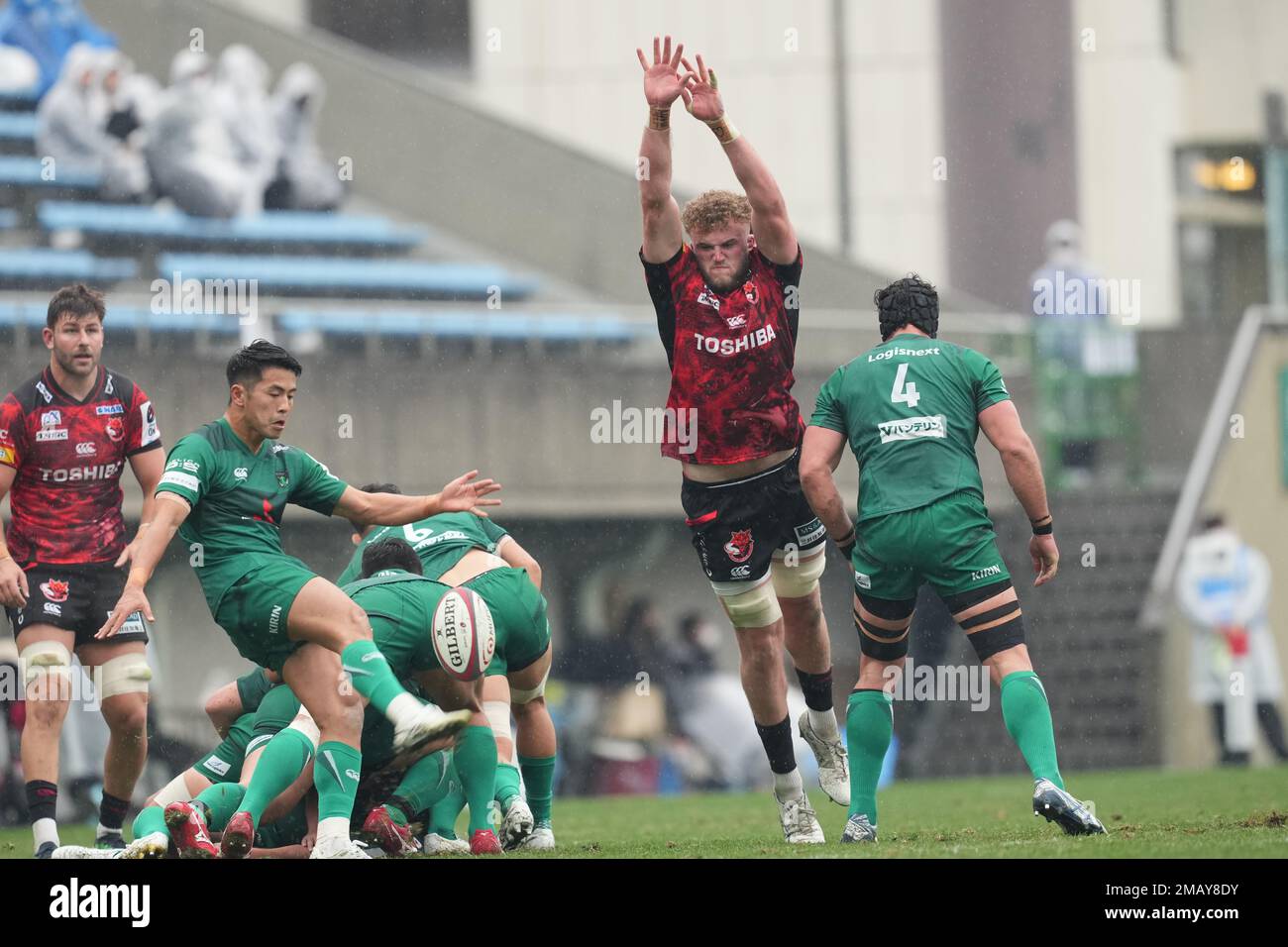 Brave Lupus' Warner Dearns during the Japan Rugby League One 2022-23 ...