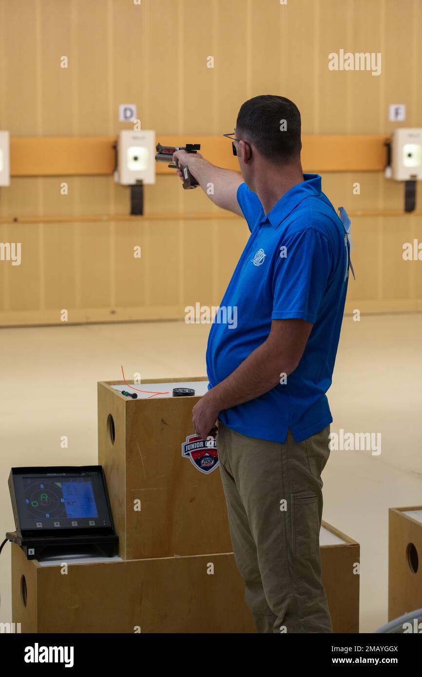 Staff Sgt. Nick Mowrer and Spc. Charles Platt compete in the 2022 Men's ...