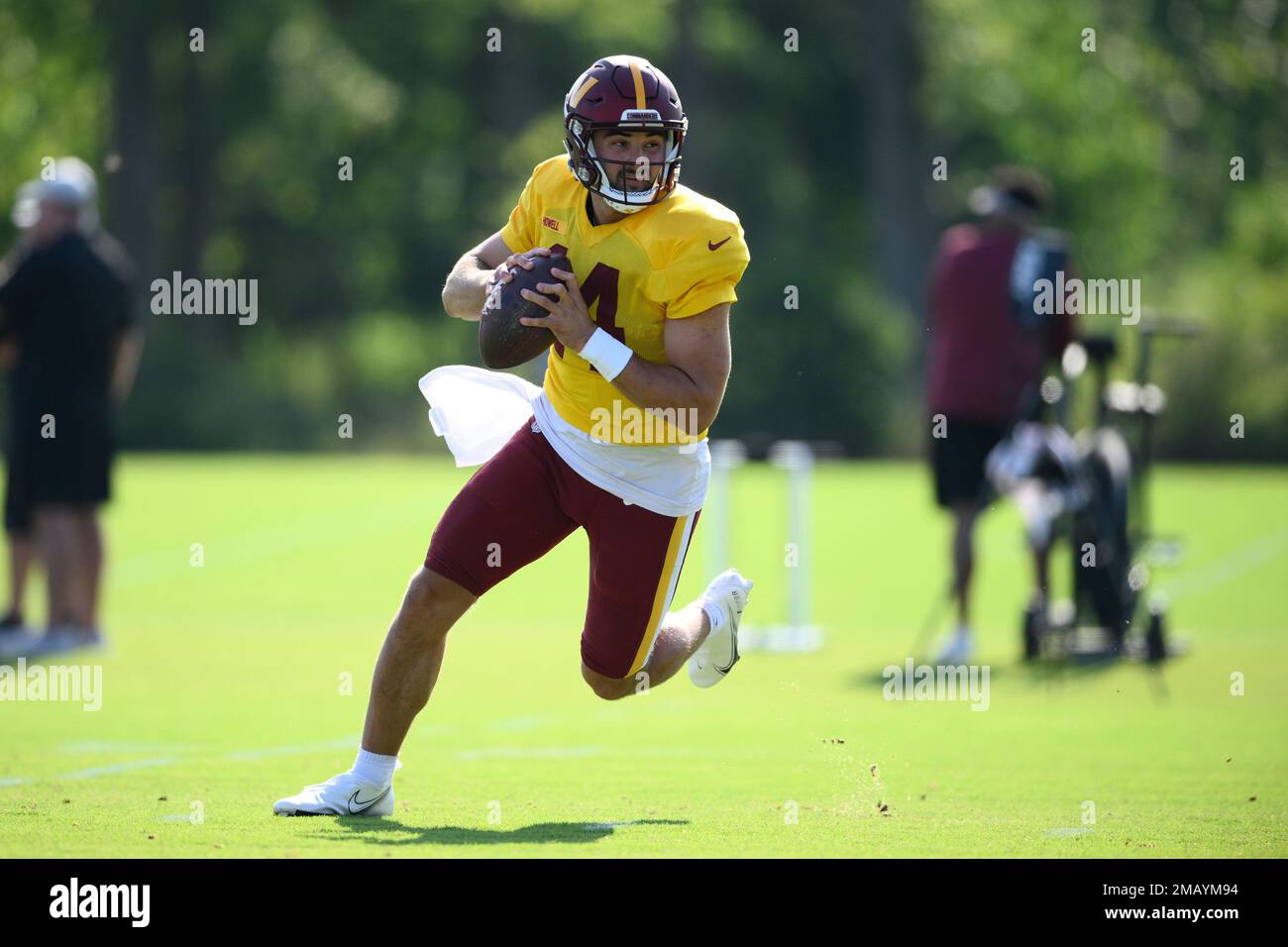 Washington Commanders quarterback Sam Howell (14) in action during ...