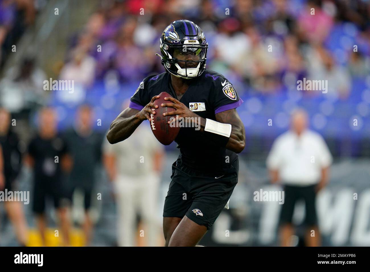 Baltimore Ravens quarterback Tyler Huntley works out during the team's ...