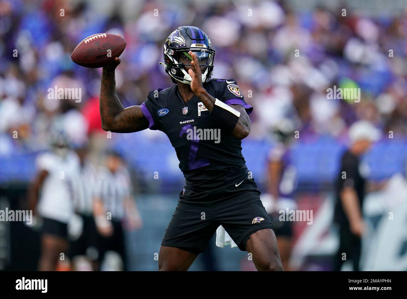 Baltimore Ravens quarterback Tyler Huntley works out during the team's ...