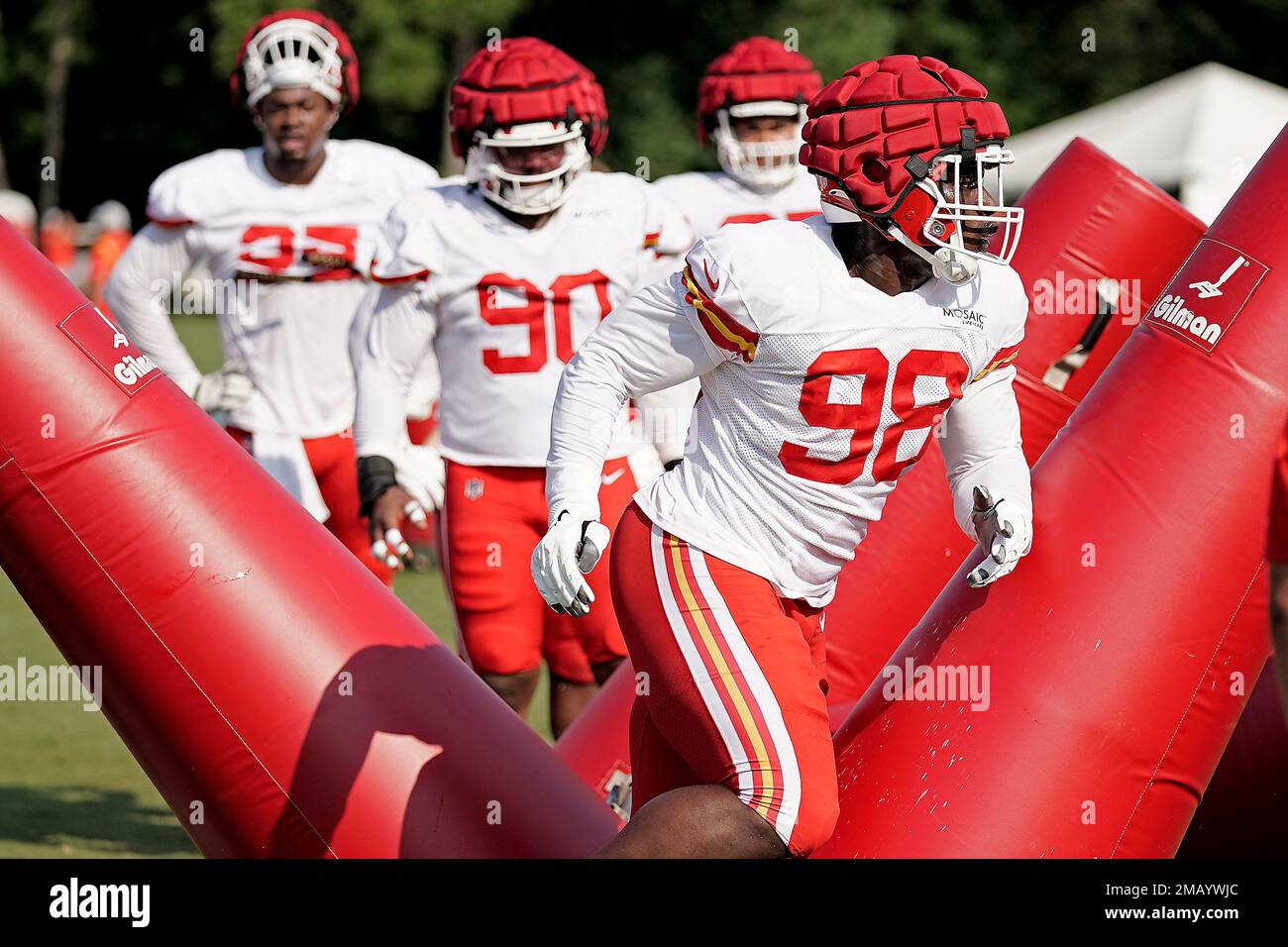 Kansas City Chiefs defensive tackle Tershawn Wharton (98) participates ...