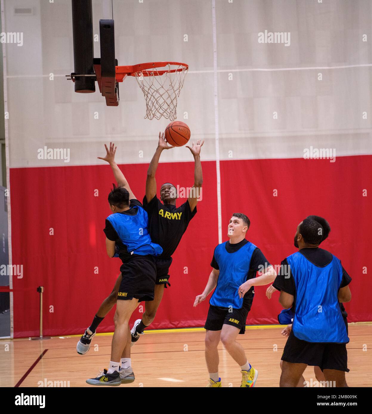 Combined teams of KATUSA and U.S. Soldiers participate in a 3-on-3 ...