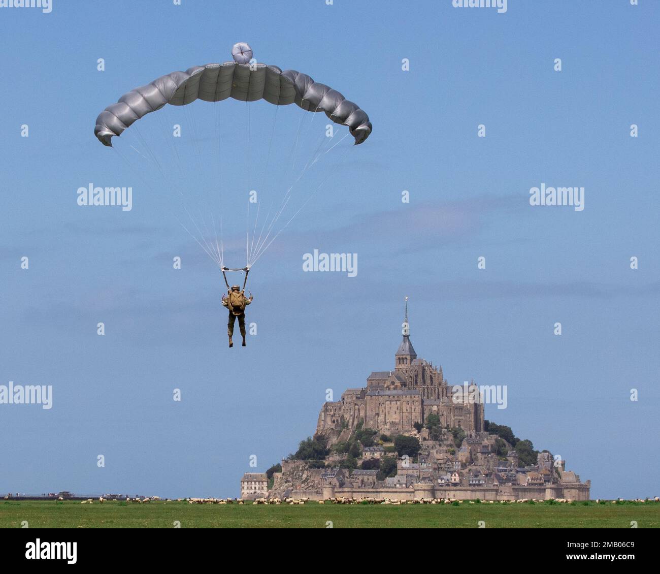 A U.S. Army Special Operations Soldier descends during a military free ...