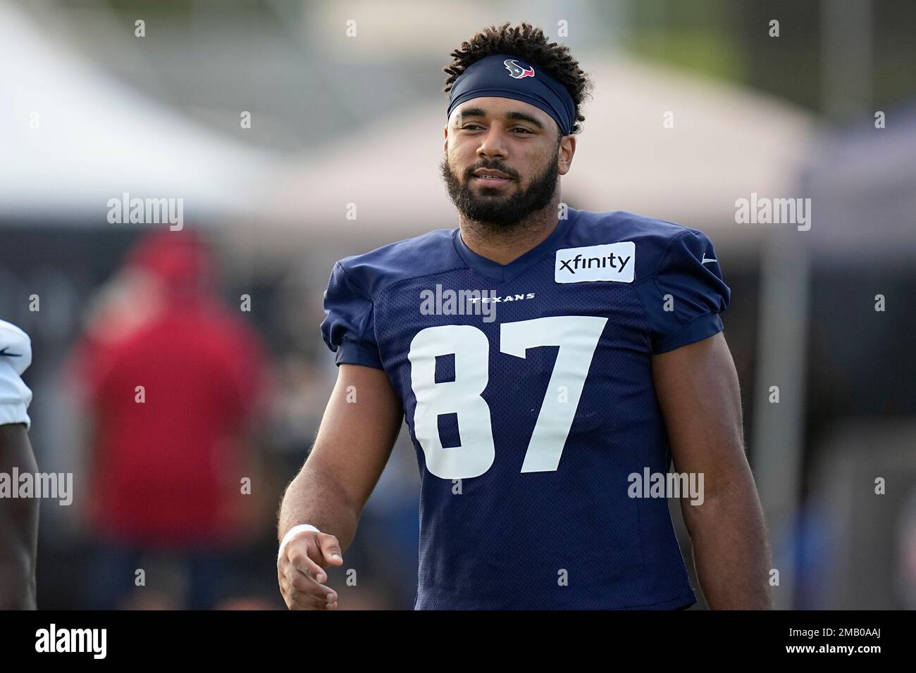 Houston Texans tight end Seth Green (87) walks onto the field for an ...