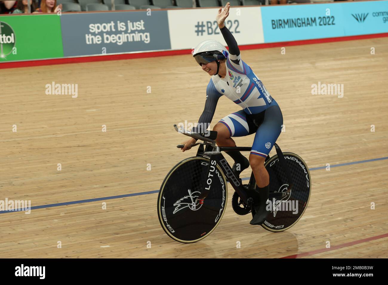Scotland's Neah Evans celebrates as she won the Women's 3000m ...