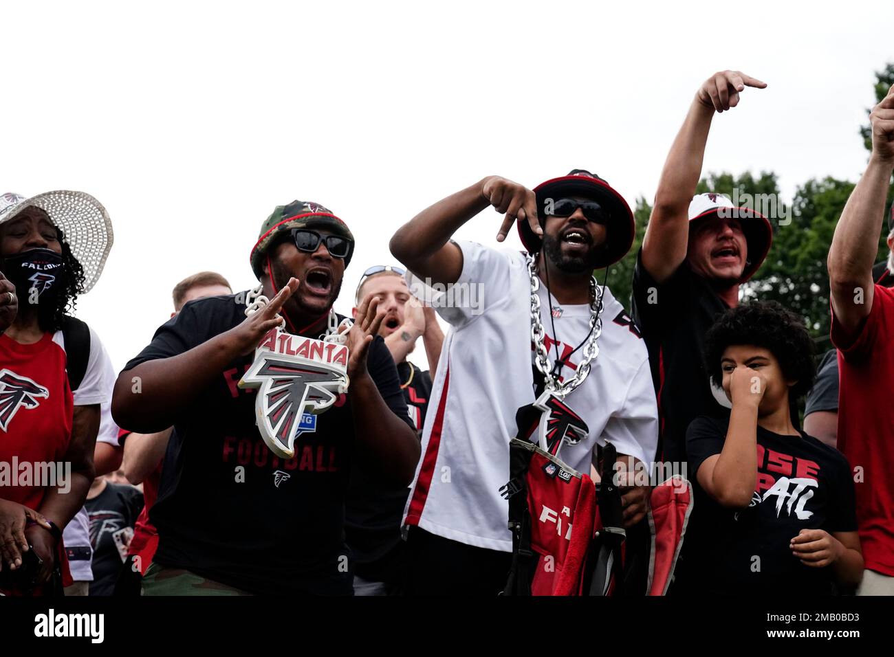Atlanta Falcons fans cheer for the players during the NFL football team ...