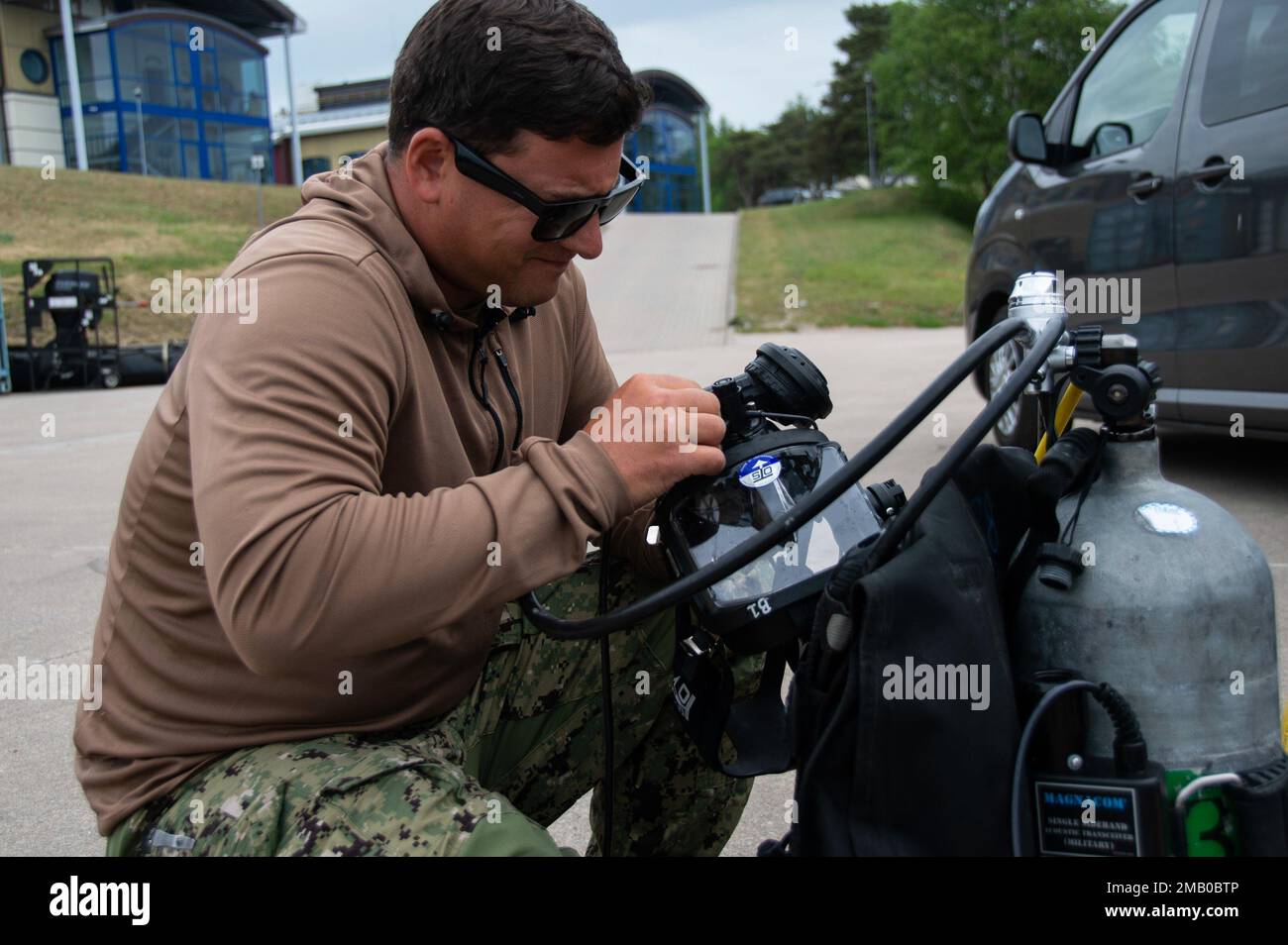 Diver seabee hi-res stock photography and images - Alamy