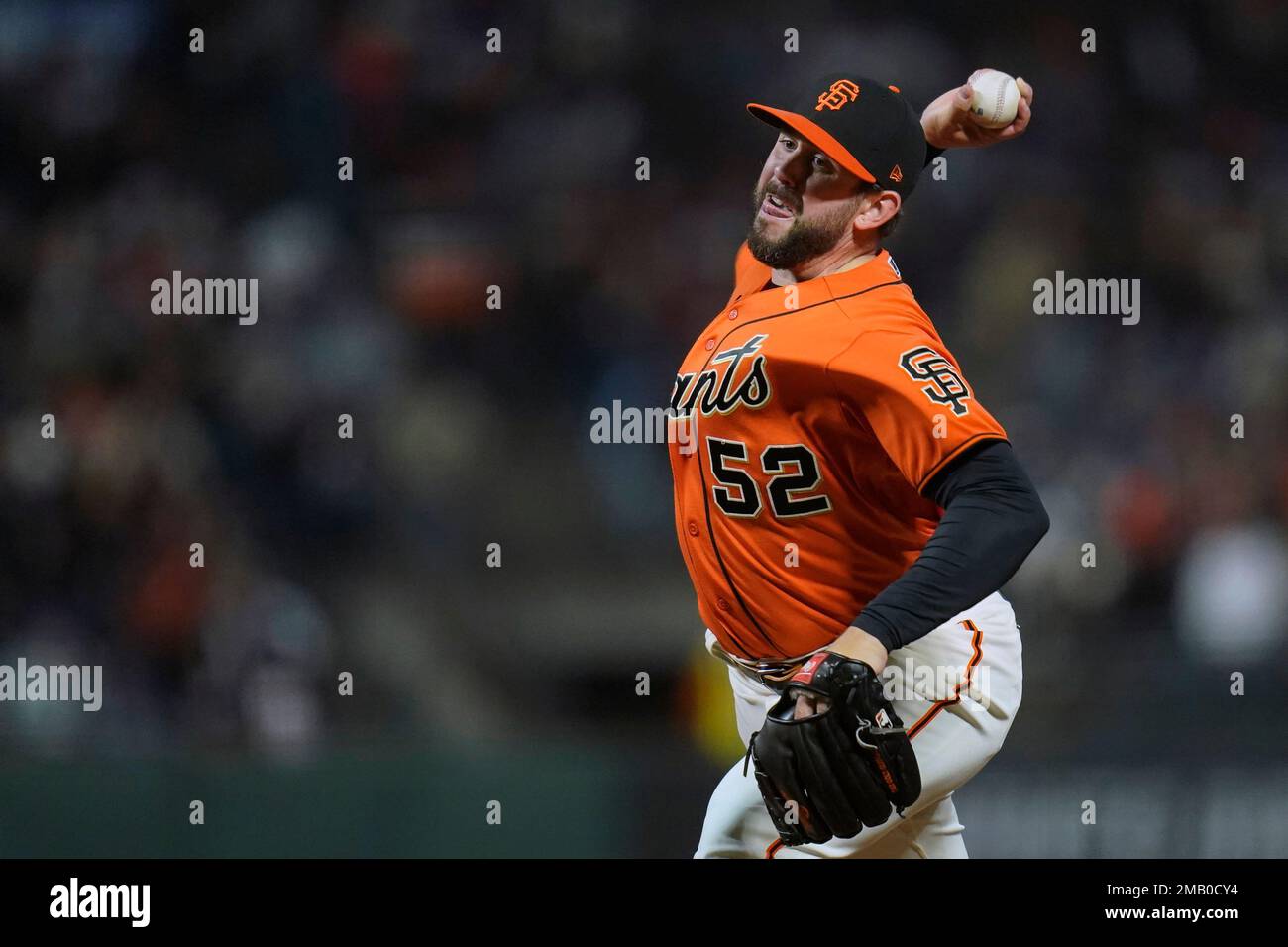 San Francisco Giants' Dominic Leone pitches against the Chicago Cubs ...