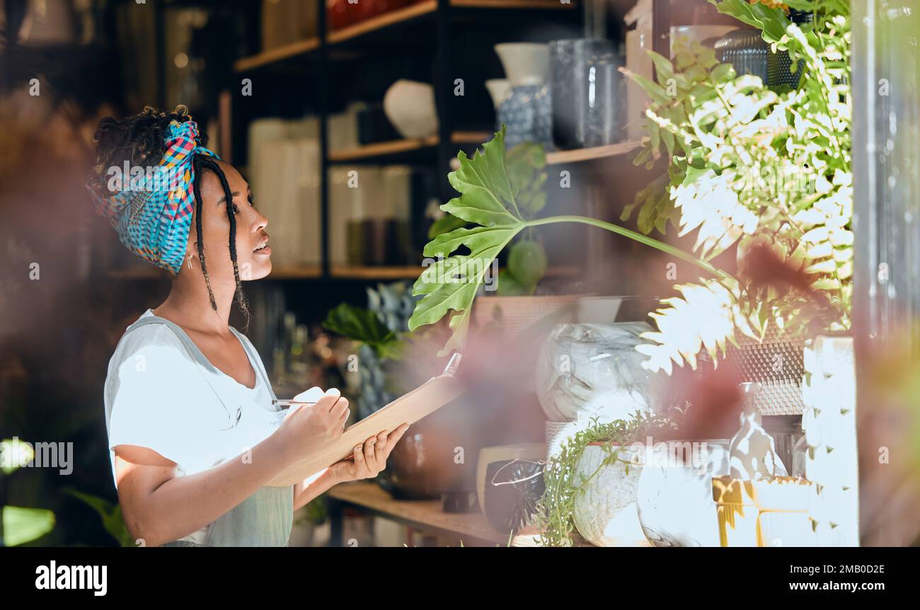 Farming writing checklist woman hi-res stock photography and images - Alamy