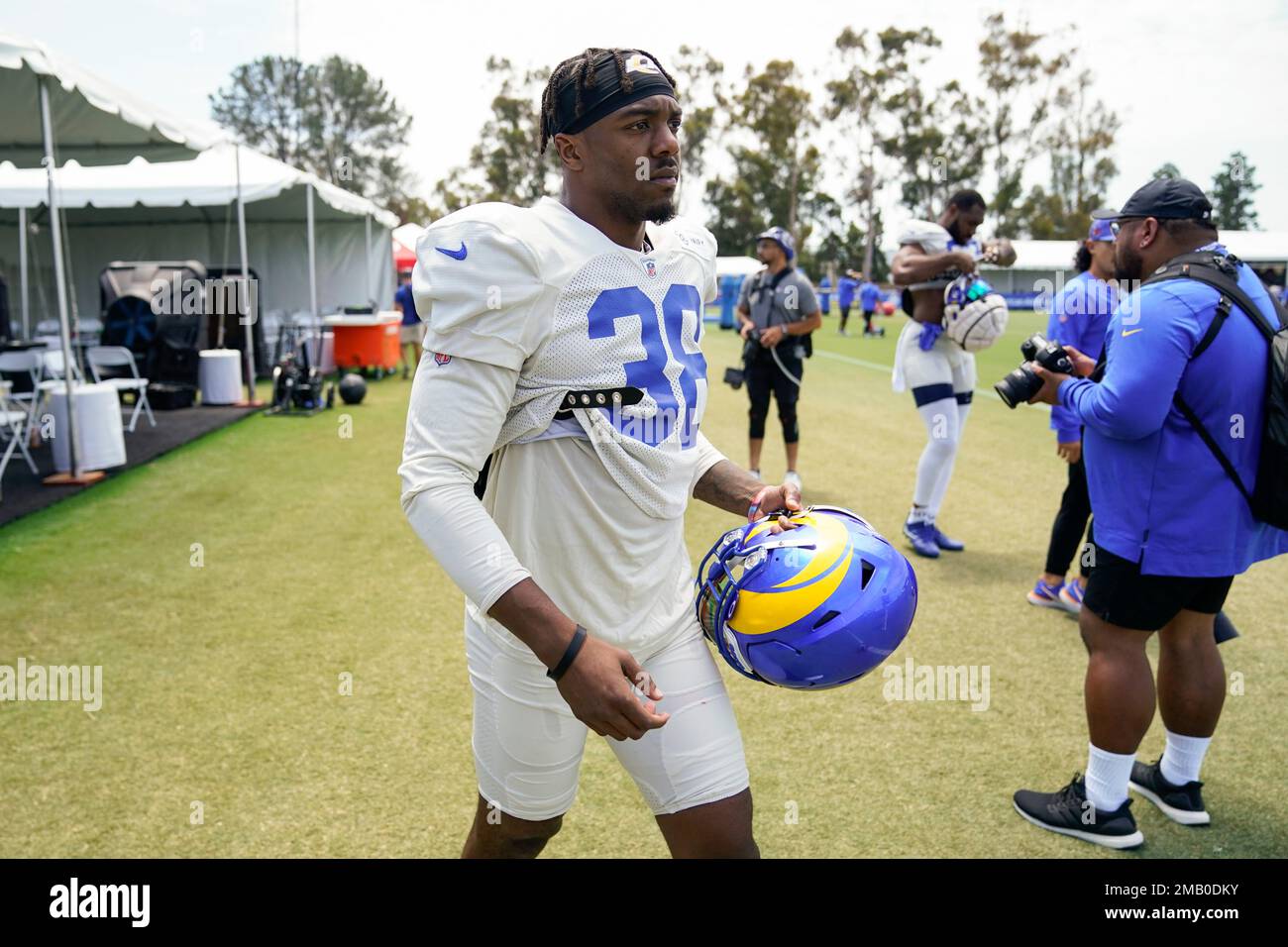 Los Angeles Rams' Duron Lowe participates in drills at the NFL football ...