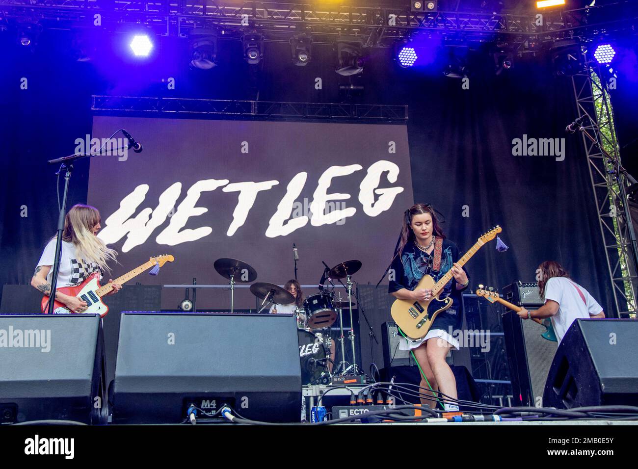 Hester Chambers, left, and Rhian Teasdale of Wet Leg perform on Day 2 ...