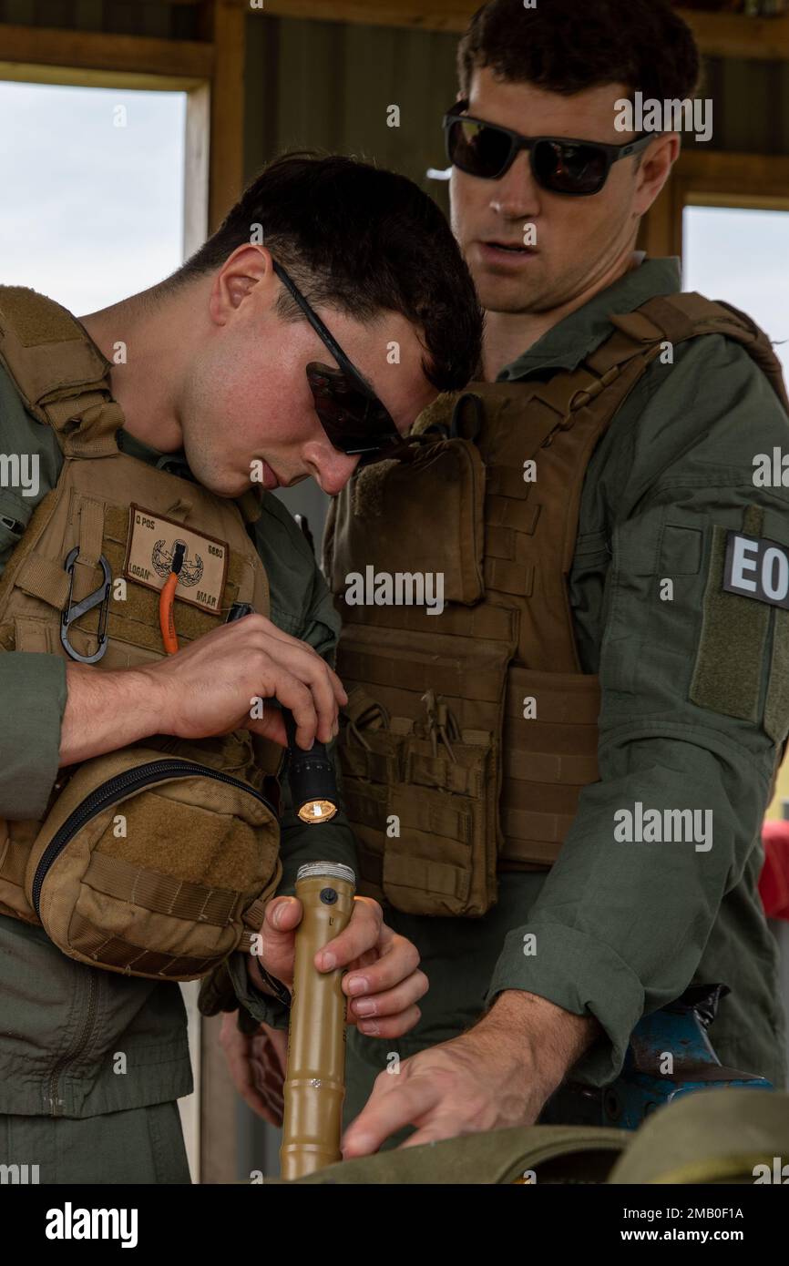 James mckinnon hi-res stock photography and images - Alamy