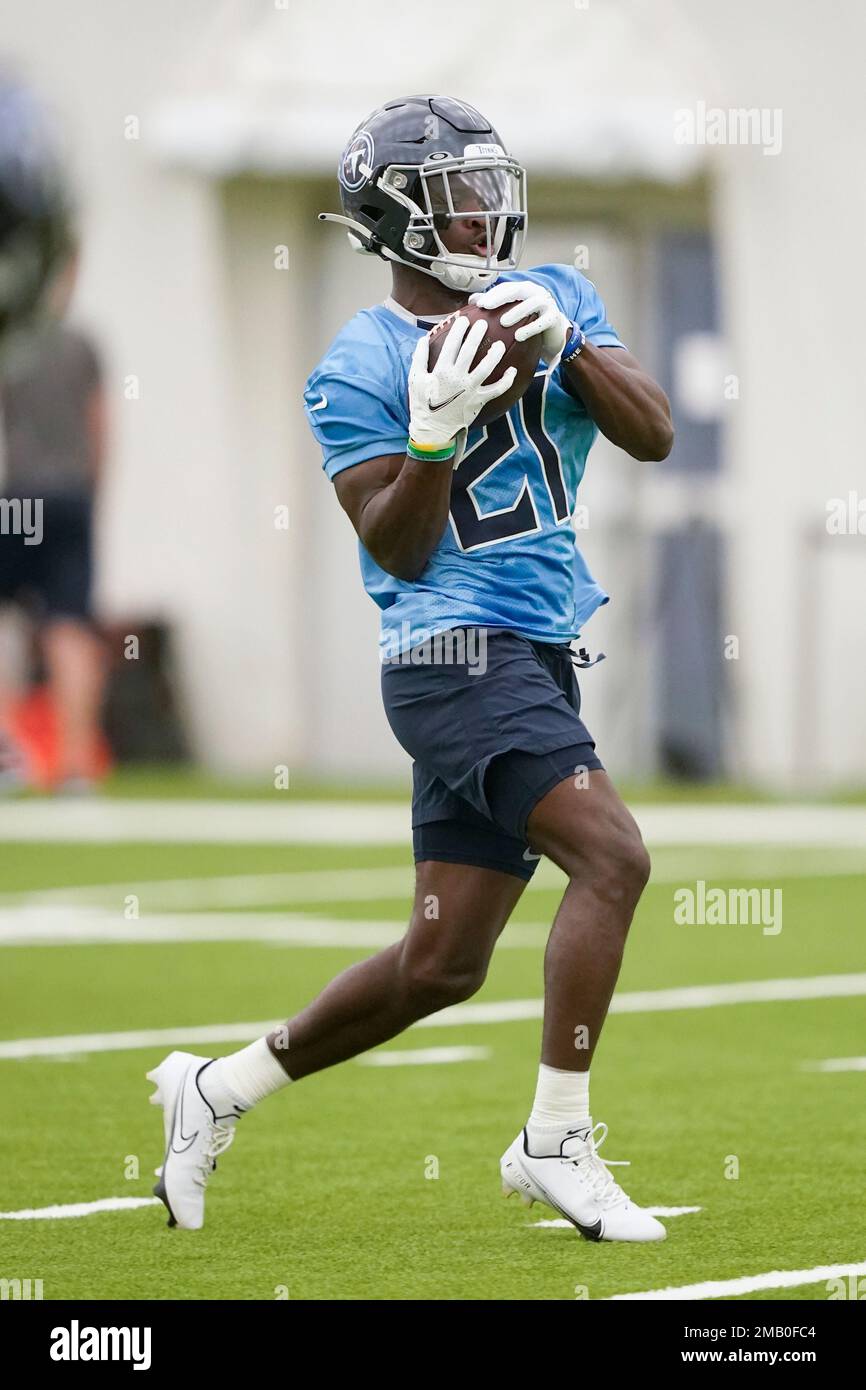 Tennessee Titans cornerback Roger McCreary takes part in drills during ...