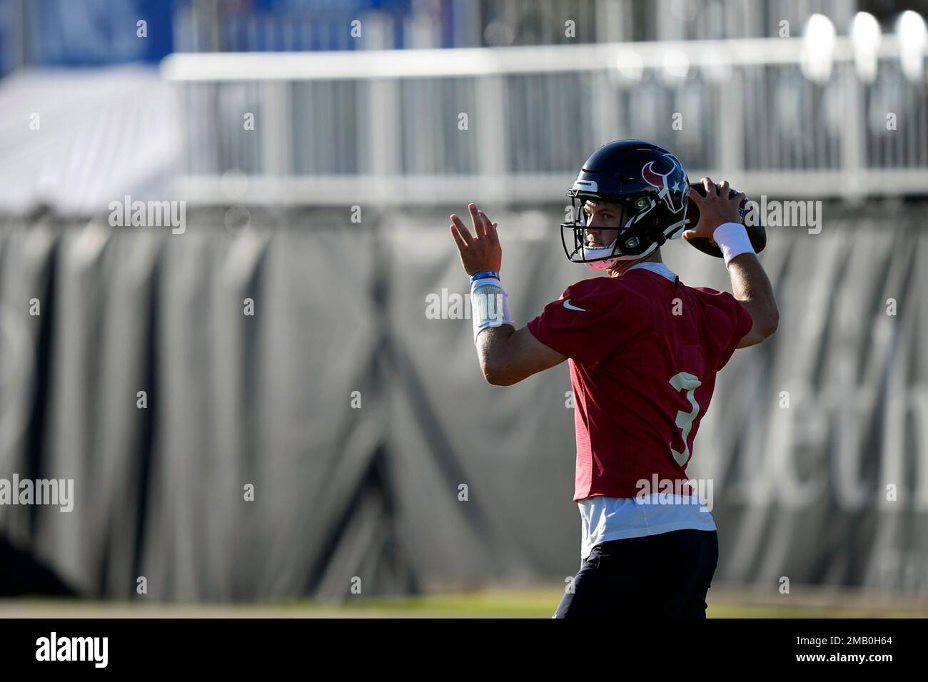 Houston Texans quarterback Kyle Allen (3) throws a pass during an NFL ...