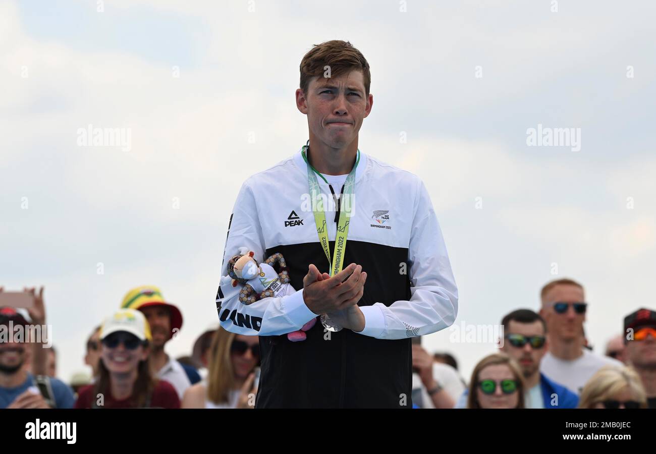 New Zealand's Hayden Wilde celebrates with his silver medal for the men ...