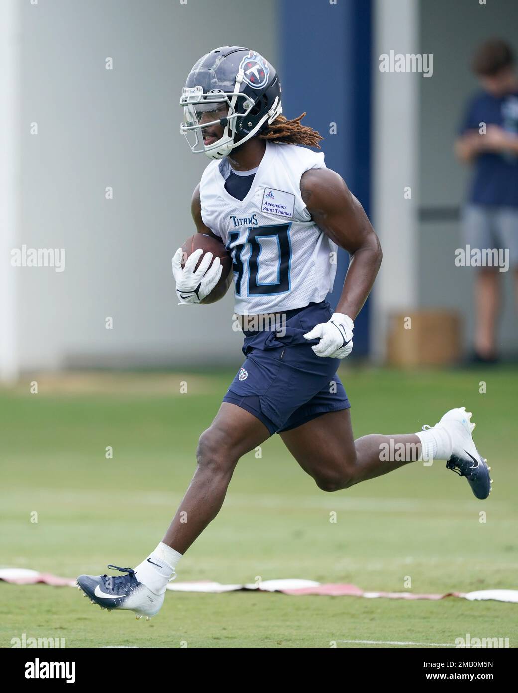 Tennessee Titans running back Dontrell Hilliard takes part in drills ...