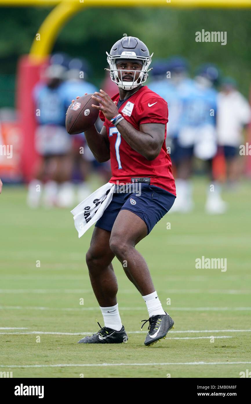 Tennessee Titans quarterback Malik Willis takes part in drills during ...