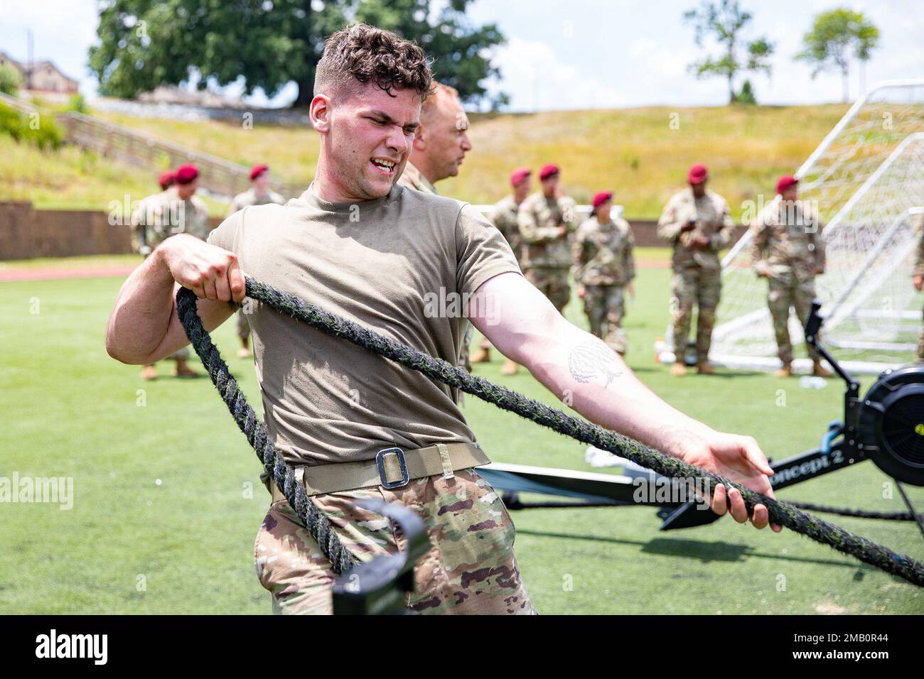 U.S. Army Paratroopers assigned to the 82nd Airborne Division run ...
