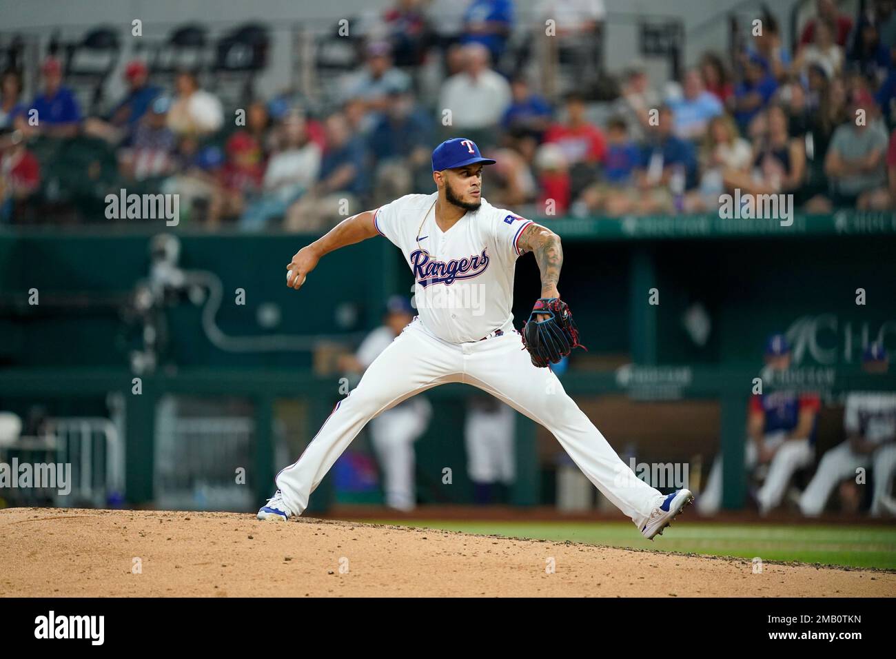 Texas Rangers relief pitcher Jonathan Hernandez throws to the Seattle ...