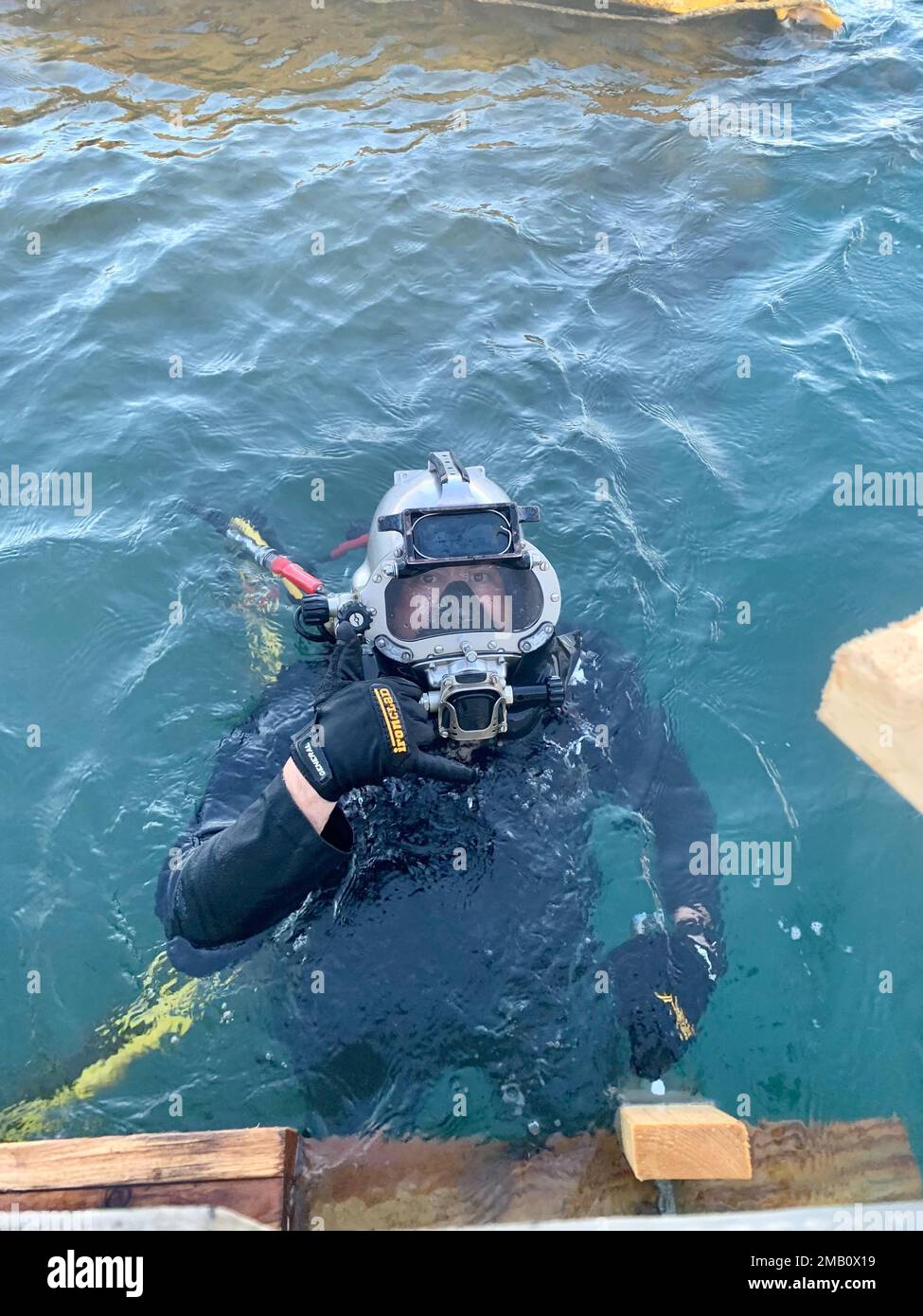 TINIAN, NORTHERN MARIANA ISLANDS (Jun. 9, 2022) Senior Chief Navy Diver ...