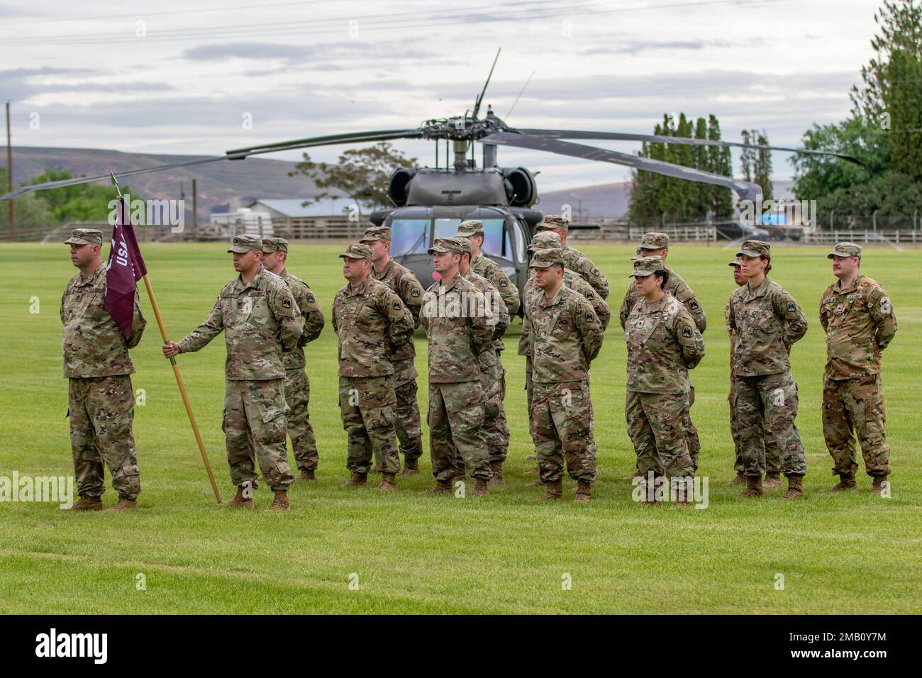 Soldiers assigned to U.S. Army Air Ambulance Detachment Yakima, 2-158 ...
