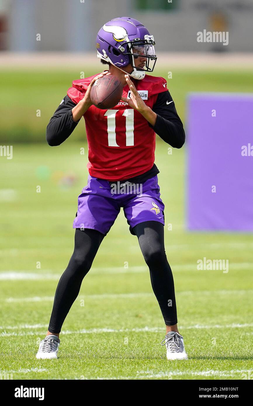Minnesota Vikings quarterback Kellen Mond (11) takes part in drills ...