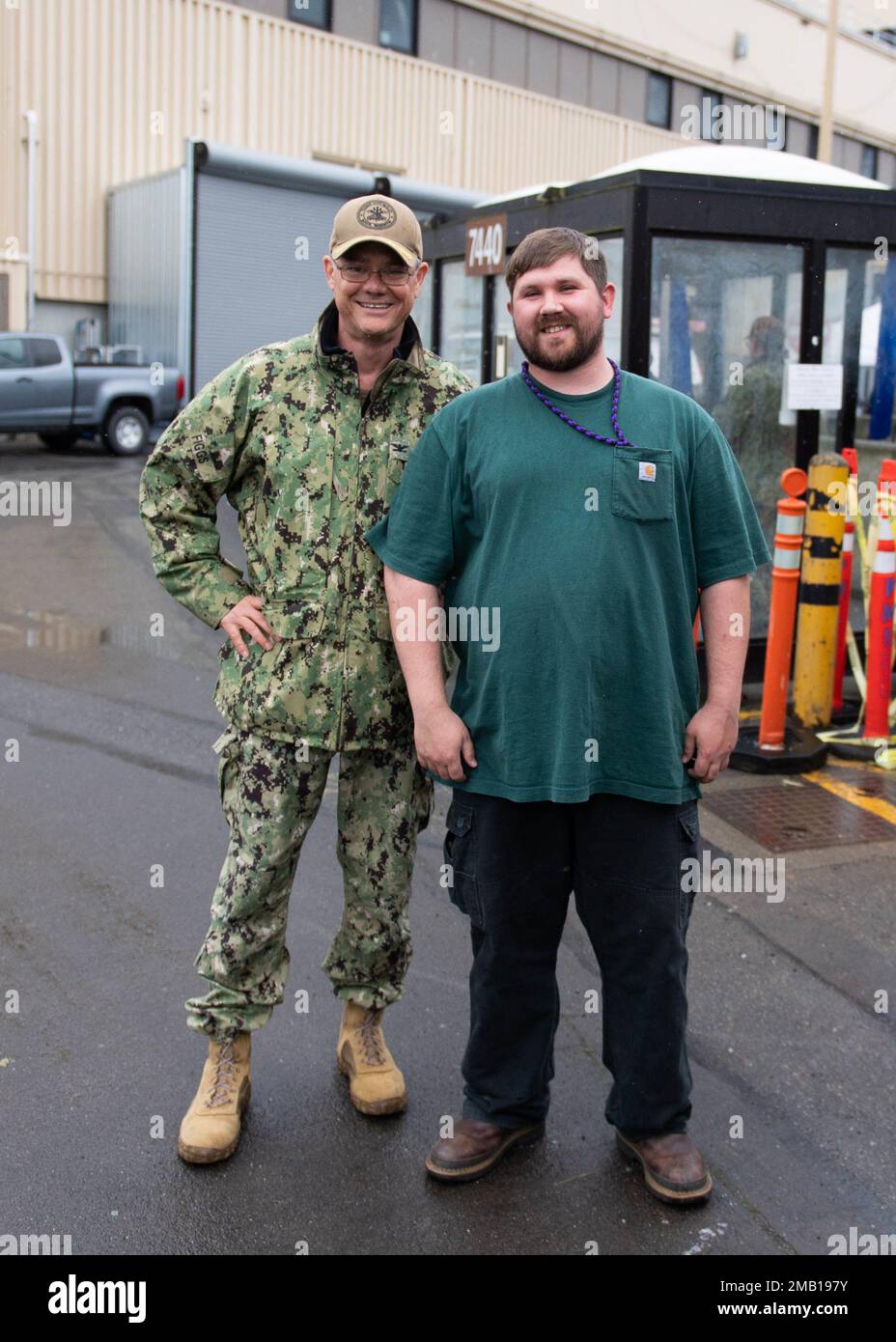 SILVERDALE, Wash. (Jun. 9, 2022) –U.S. Navy Capt. Robert Figgs ...