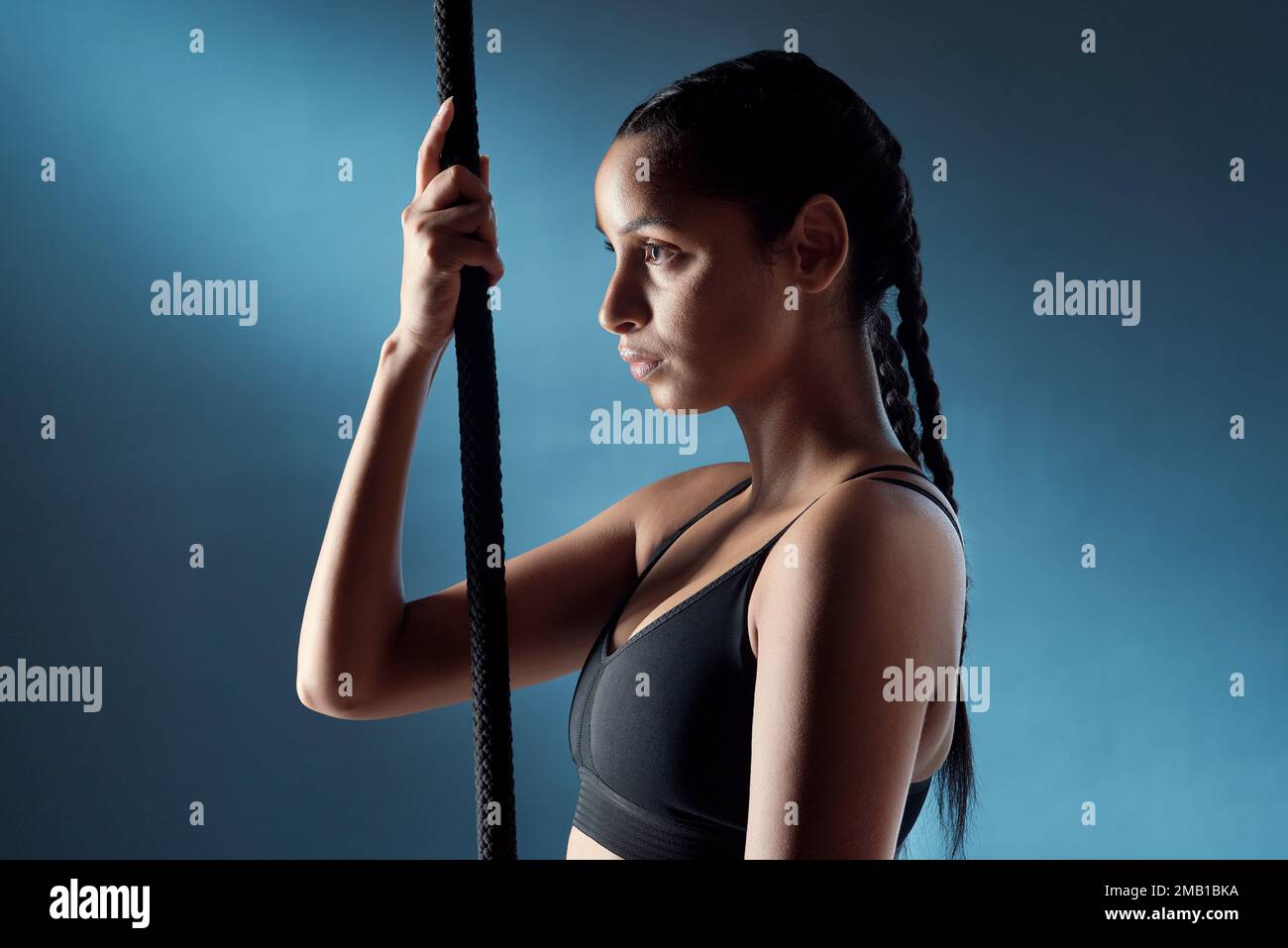 Rope climb hi-res stock photography and images - Alamy