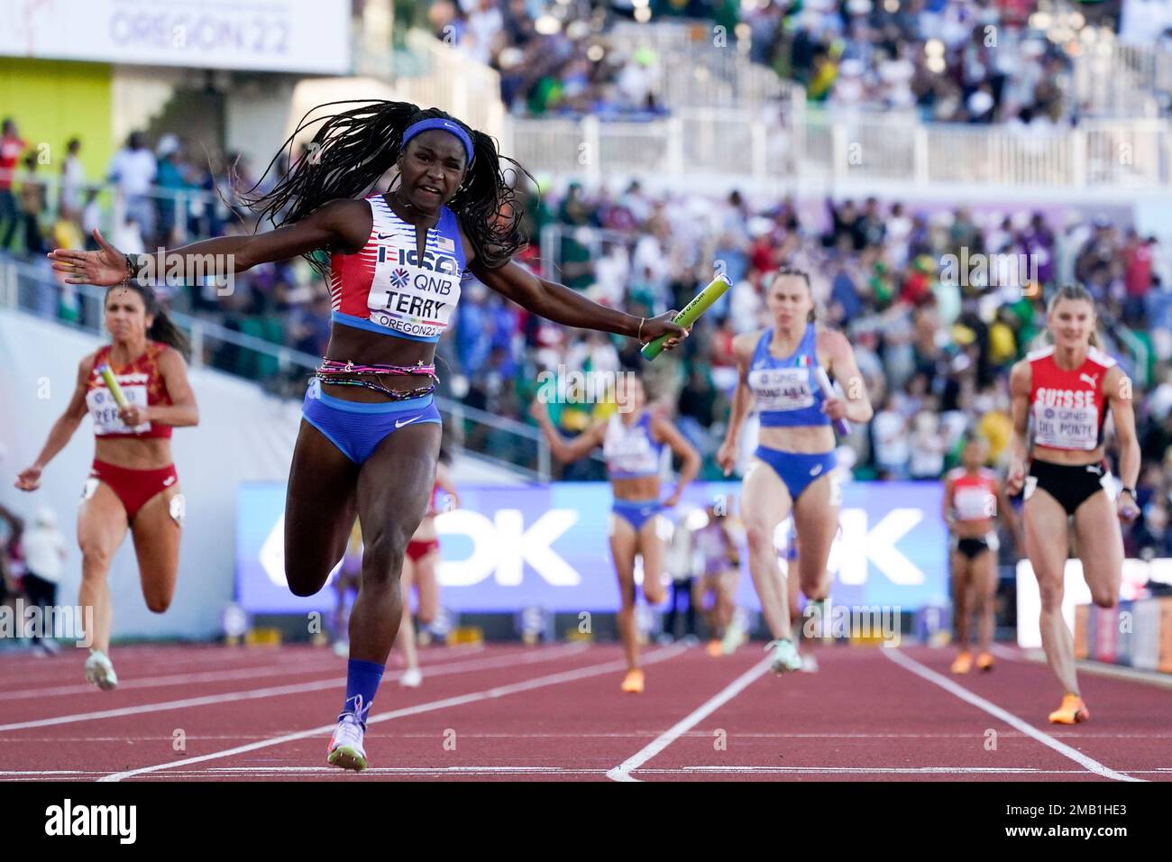 Twanisha Terry, of the United States, wins the final in the women's ...