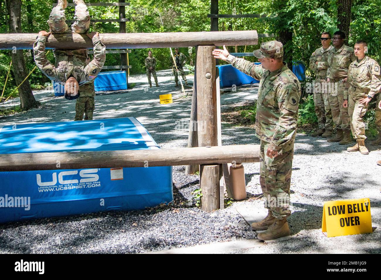 Sgt. Jason Ledbetter, left, an instructor with Company B, 399th ...