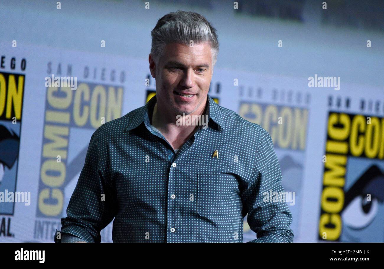 Anson Mount attends the Star Trek Universe panel on day three of Comic ...